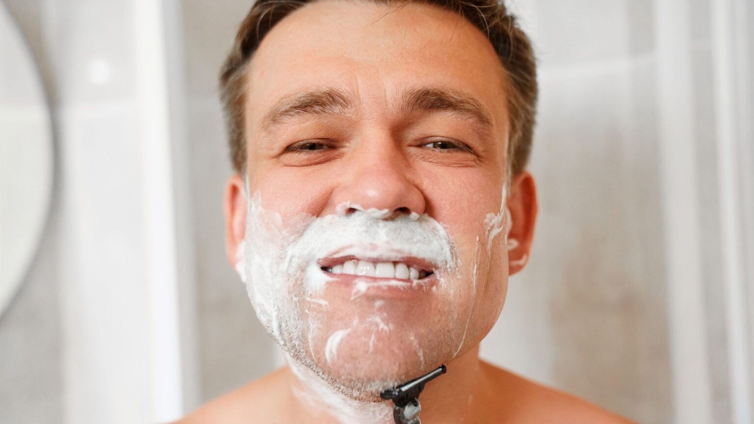 12 Common Mistakes to Avoid During a Razor Shave - Elegant G Barbershop